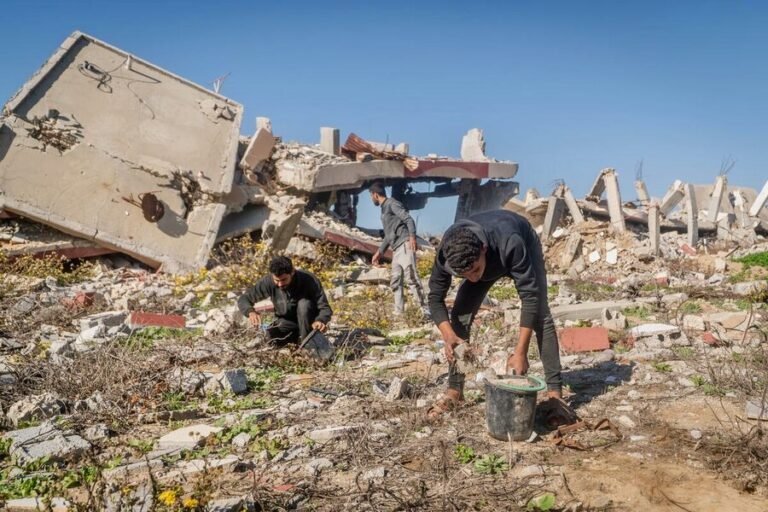 Gaza Workers Mark May Day Amid Mass Unemployment and Economic Ruin ...